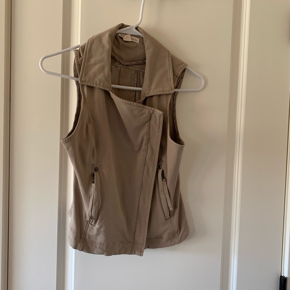Peyton Jensen Vest - Gem